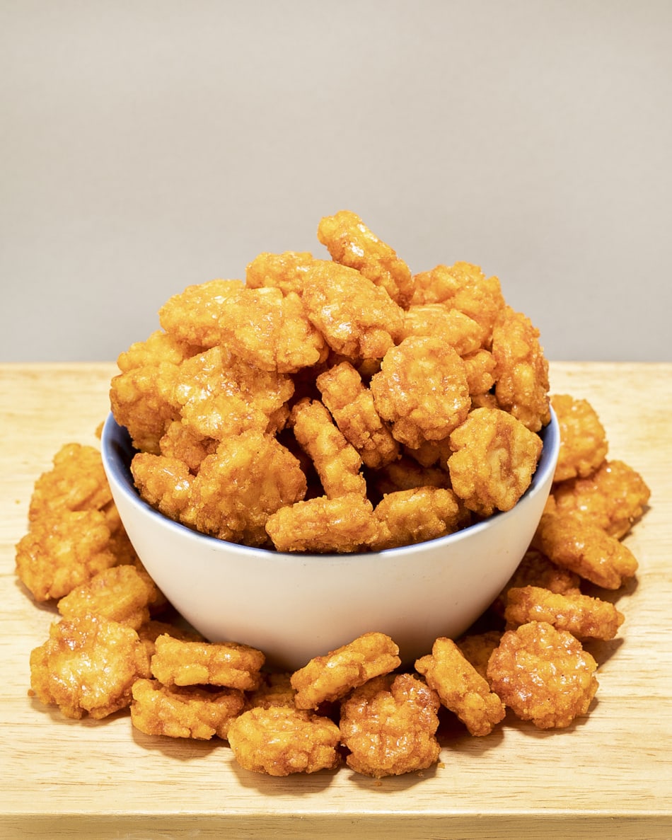 SunnRask Hot Fried Rice Crackers 500g - Tights.no