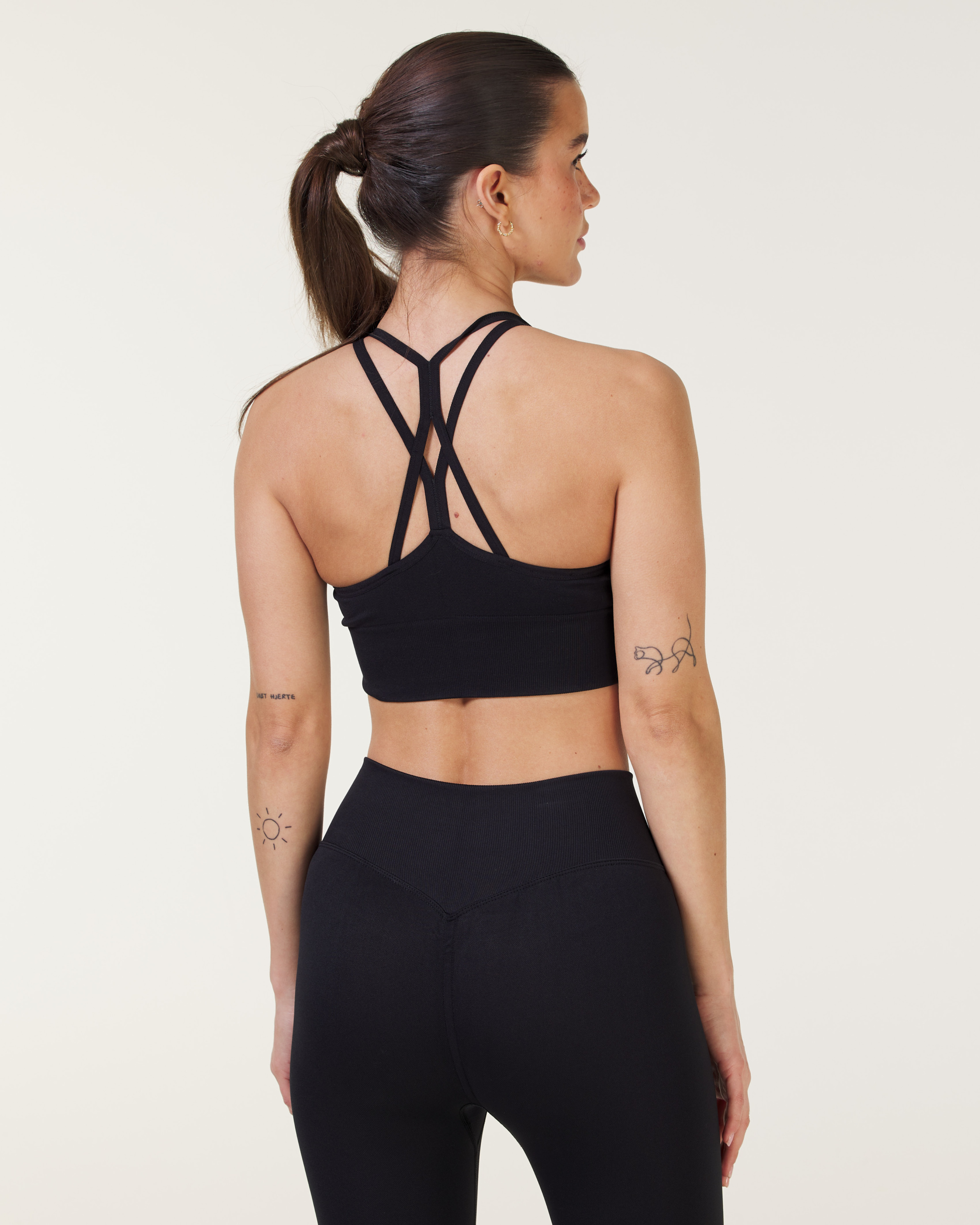 LEVITY Vamp Seamless Bra Black - Tights.no