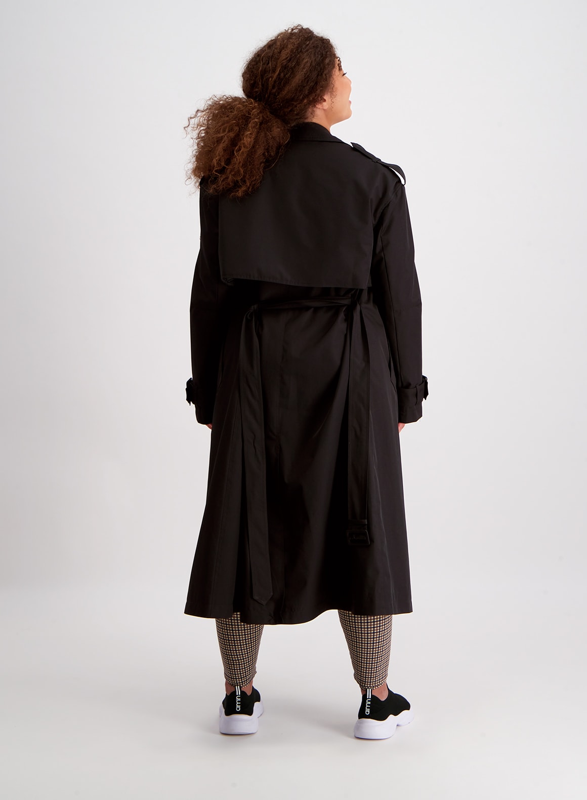 Aim'n Black Recycled Tech Trench Coat - tights.no
