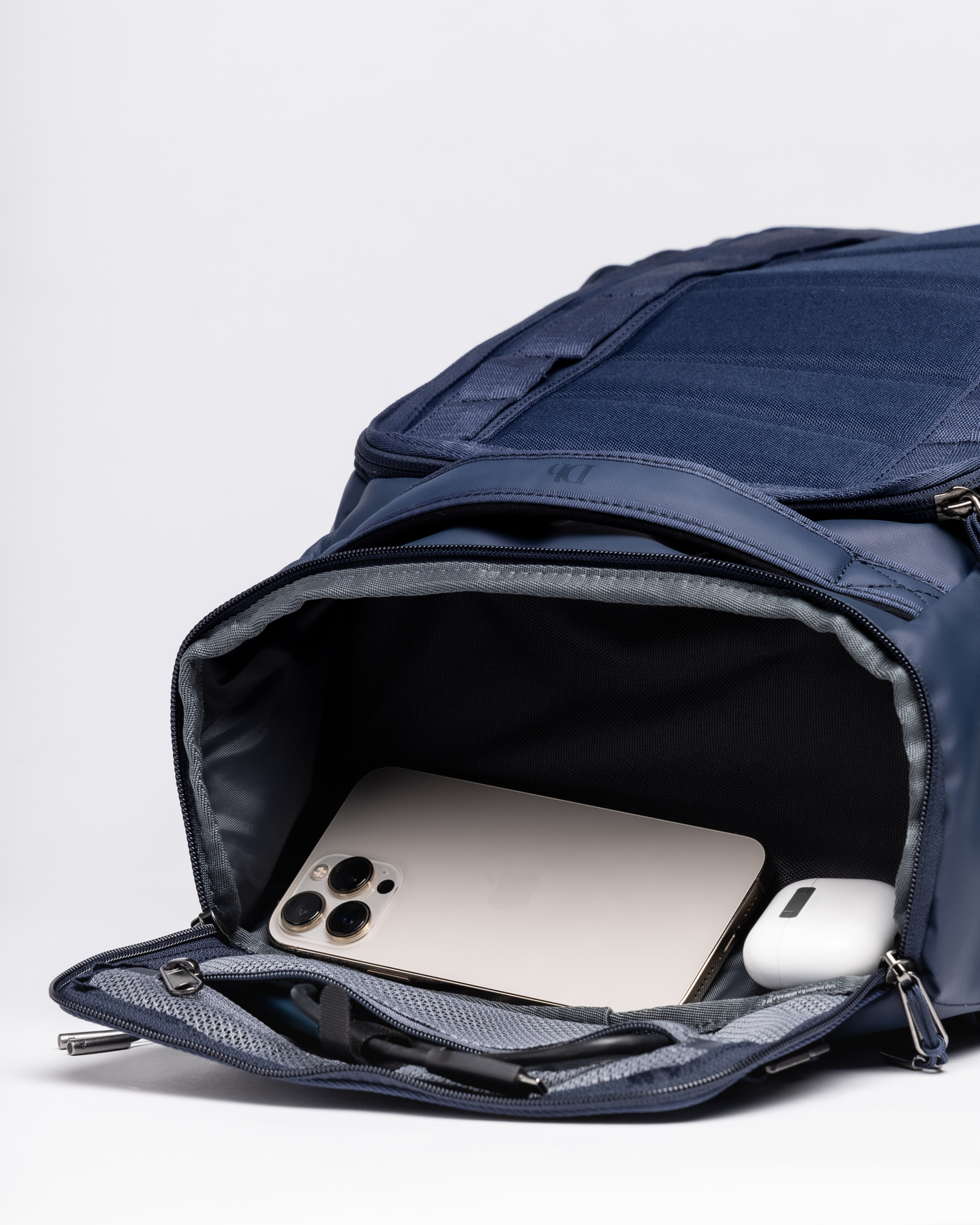 Douchebags Backpacks The Strøm 30L Blue H. - Tights.no