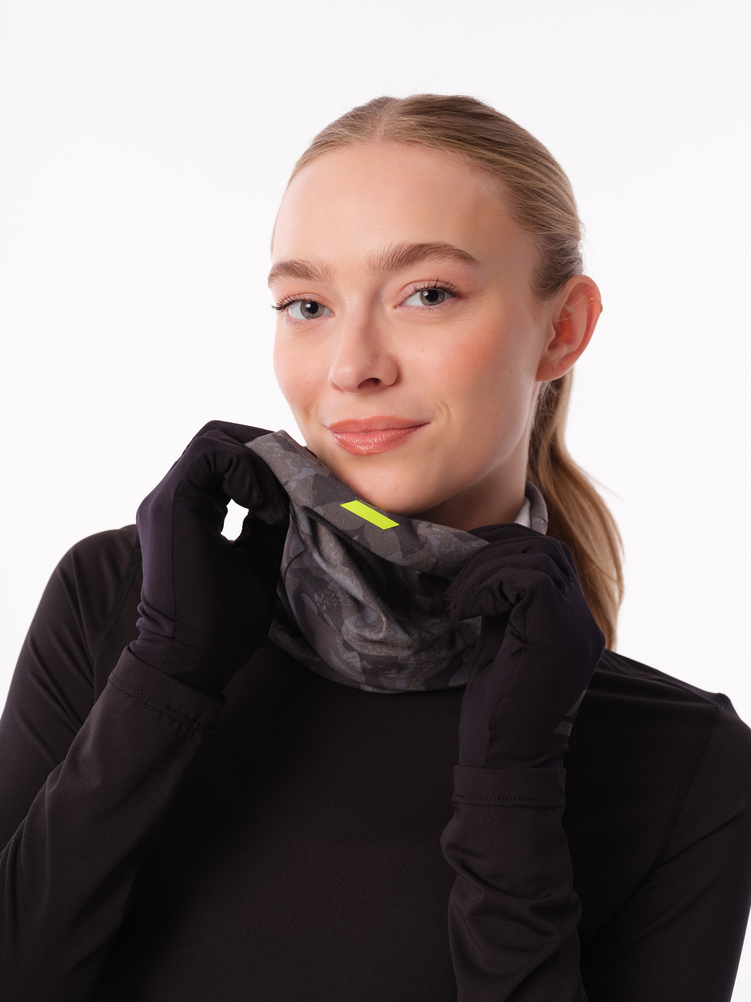 LEVITY Reflective Running Gloves Black/Reflective - tights.no