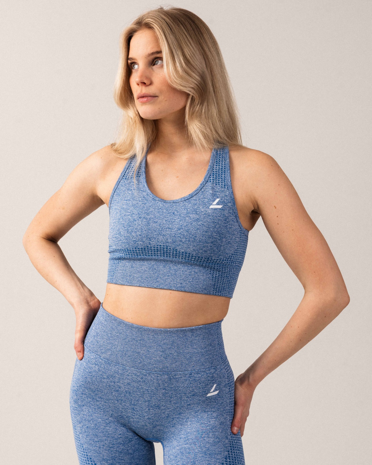 LEVITY Phase Seamless Bra Blue Tide Marl - Tights.no